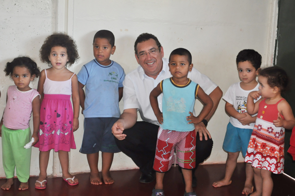 Comitiva visita Centro de Educação Infantil Elizabeth Emrich Campos ...
