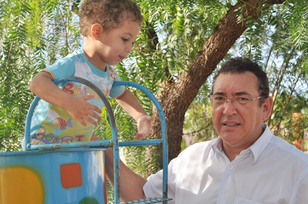 Comitiva visita Centro de Educação Infantil Elizabeth Emrich Campos ...
